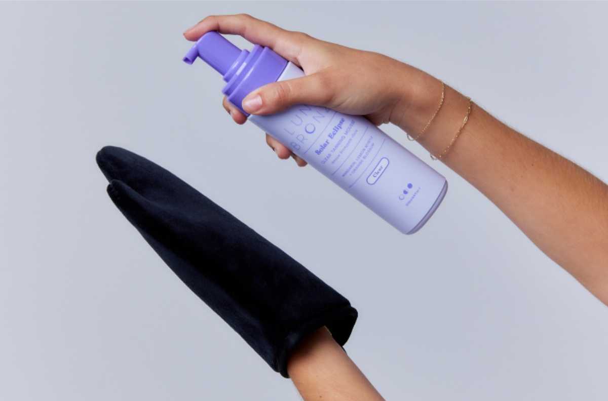 What Is A Tanning Mitt And How Does It Work? The Insider's Guide ...